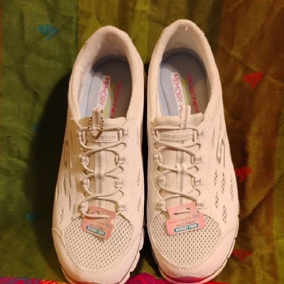 Skechers | Shoes | New In Box Skechers White Sneakers Aircooled Memory ...